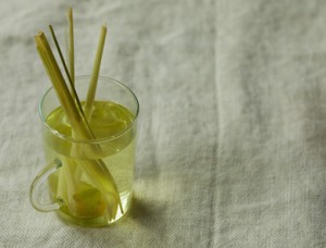 Lemongrass & Lime Peel Tea Recipe | goop
