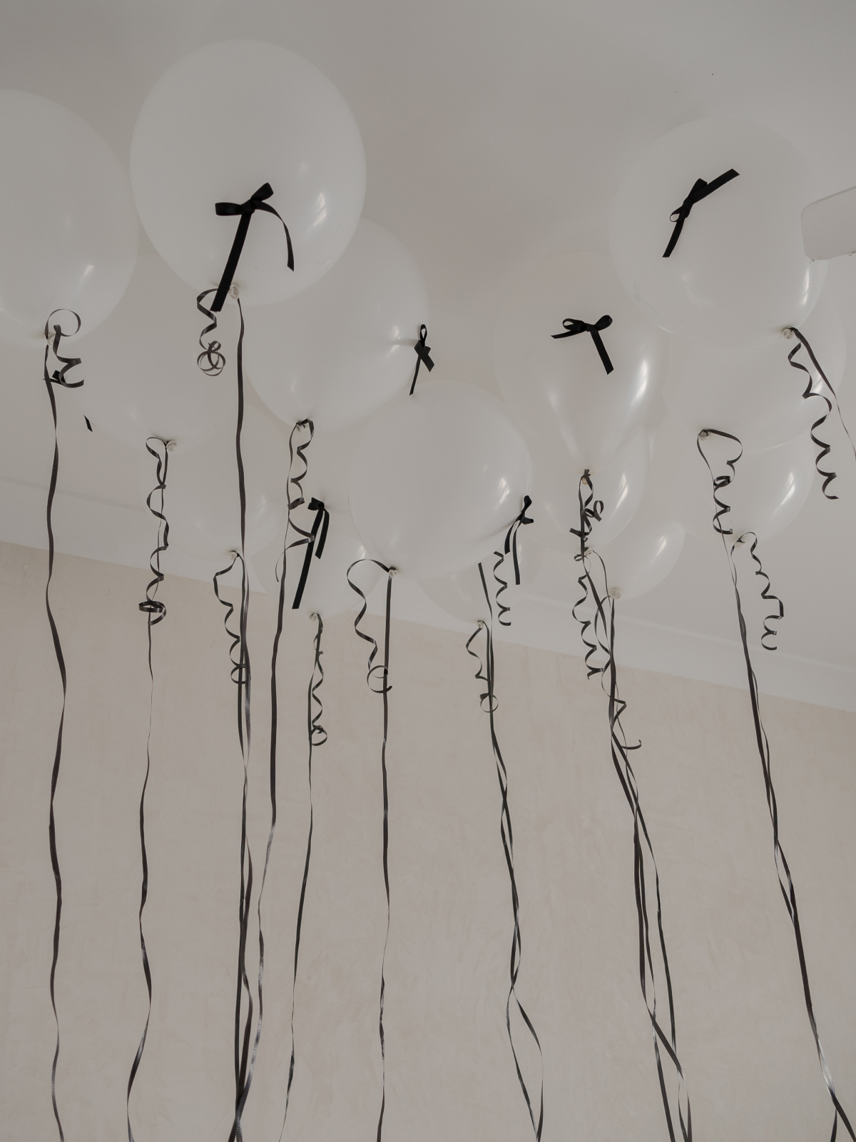 A Sartorial Playbook for the Holiday Season Holiday Outfit Ideas for ...