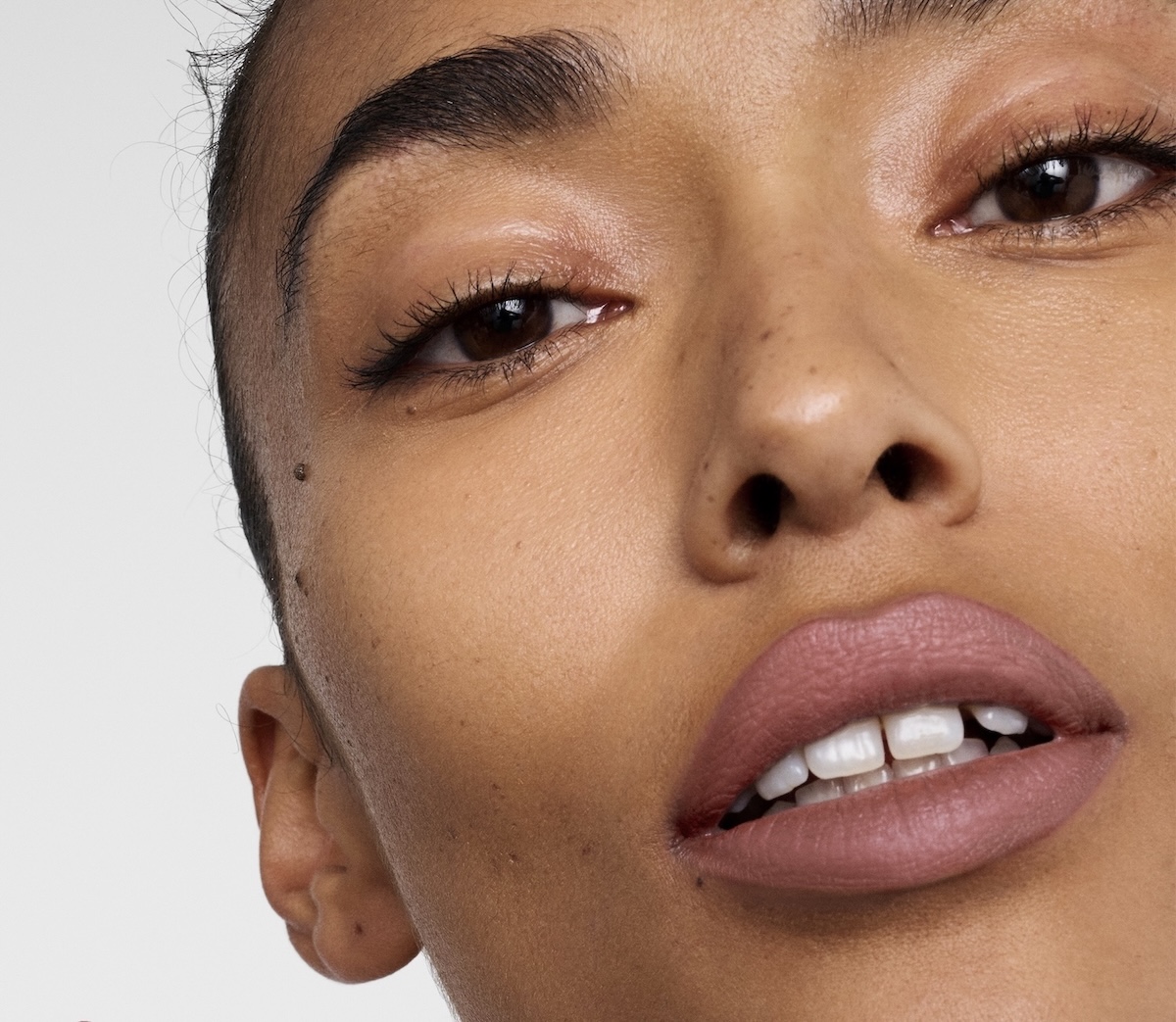 The Art of the Lip Combo: 5 Summer Looks You'll Wear On Repeat - goop