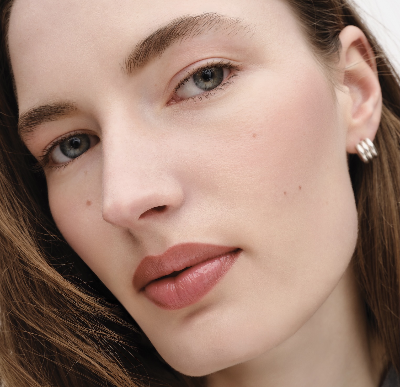 The Art of the Lip Combo: 5 Summer Looks You'll Wear On Repeat - goop
